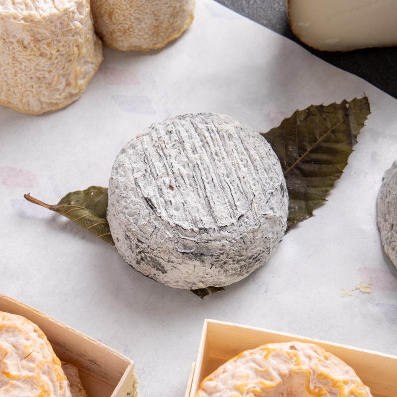 Chèvre frais cendré sur feuille | Les Fromages de Mary | Mon Panier du ...